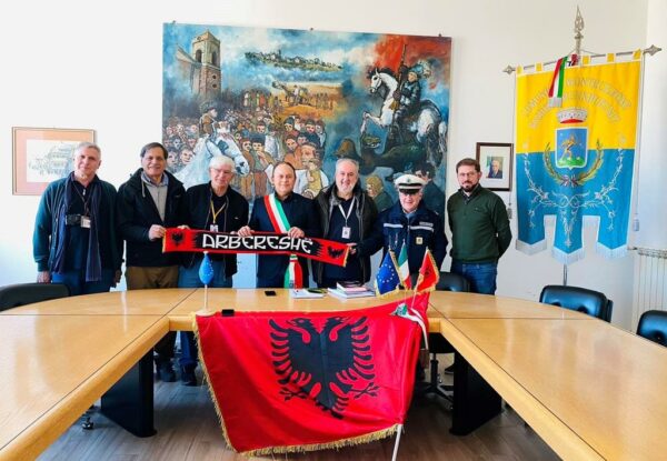 REXHEP RIFATI, APOSTULL I ARBËRESHVE - Pashtriku