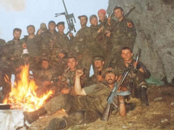 NJERIU DHE JETA - Pashtriku