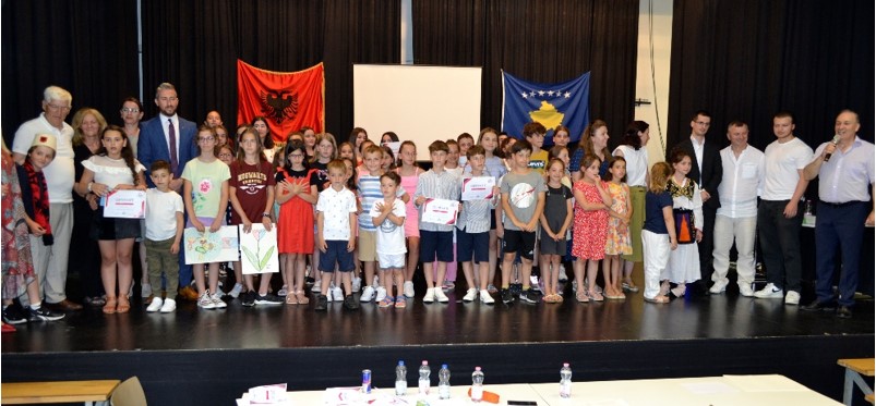 SHKOLLA SHQIPE NË ZVICËR ... - Pashtriku