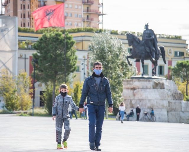 DISKRIMINIMI KRIMINAL! - Pashtriku